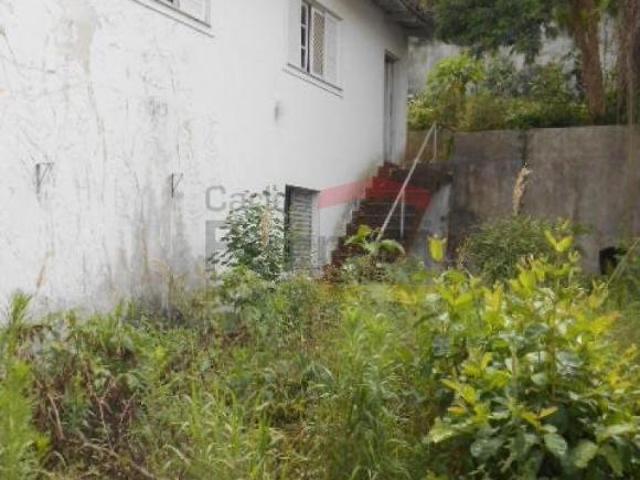 Sobrado Enorme no Jardim França precisa de bastante reforma
