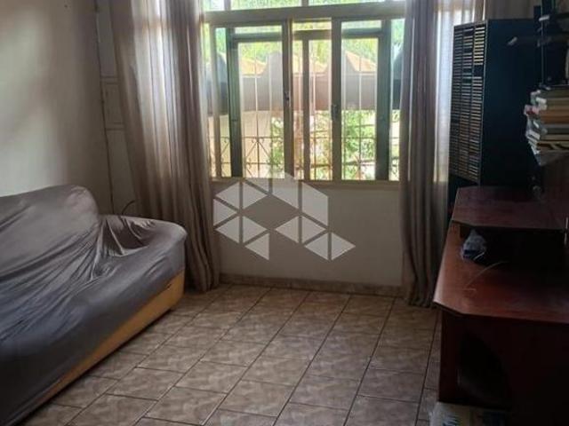 Sobrado Espaçoso na Vila Nina com 3 Dormitórios, 2 Suítes e 2 Áreas com Churrasqueira