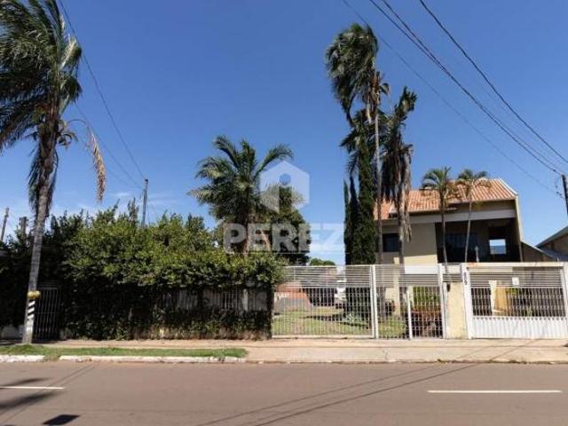 Sobrado Espaçoso no Bairro Vila Duque de Caxias