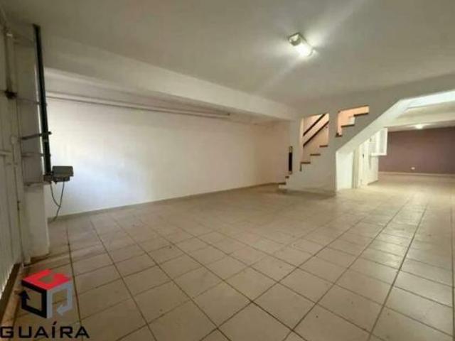 Sobrado espaçoso á venda com 209m² na Vila da Saúde