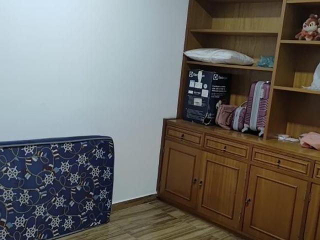 Sobrado espaçoso à venda com 3 dormitórios, sendo 1 suíte, 3 banheiros, 4 vagas de garagem, 300m²