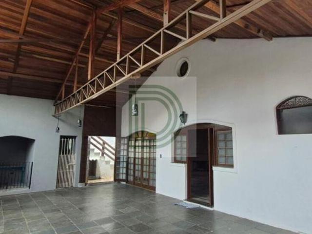 Sobrado Espaçoso à Venda Excelente Localização