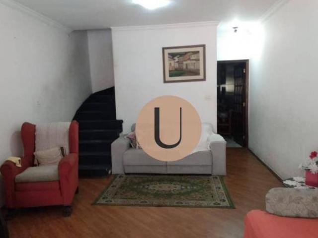 Sobrado espaçoso à venda no Alto de Pinheiros