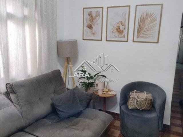 Sobrado espaçoso à venda no Jardim São Francisco