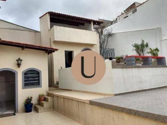 Sobrado espaçoso à venda na Vila Aricanduva – Quintal amplo, sótão encantador e 4 vagas de garagem!