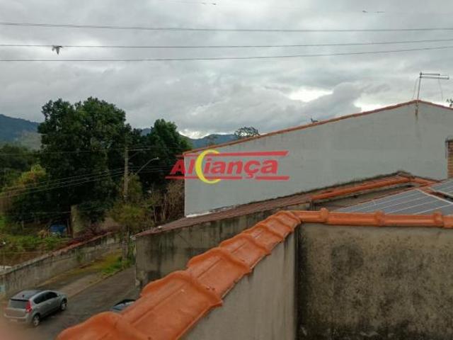 sobrado espaçoso com 9 cômodos