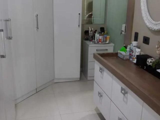 Sobrado espaçoso com 2 quartos 1 suíte e 2 vagas garagem cobertas Vila Ré