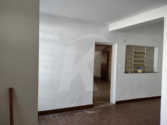 Sobrado espaçoso com 3 dormitórios e 4 vagas na Vila Medeiros