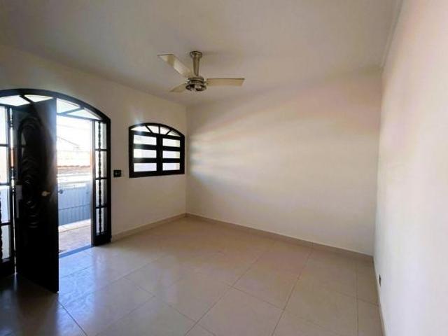 Sobrado Espaçoso com 3 dormitórios, por R$ 650.000 Vila Carrão São Paulo/SP