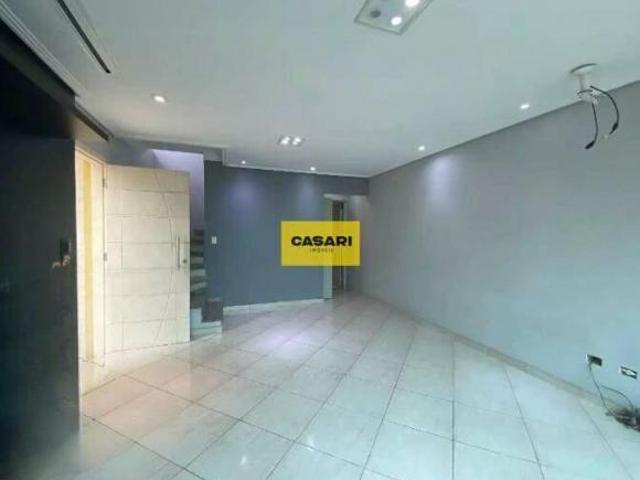 Sobrado espaçoso de 126m² com 3 dormitórios, suíte, 4 banheiros e garagem para 3 carros em localizaç