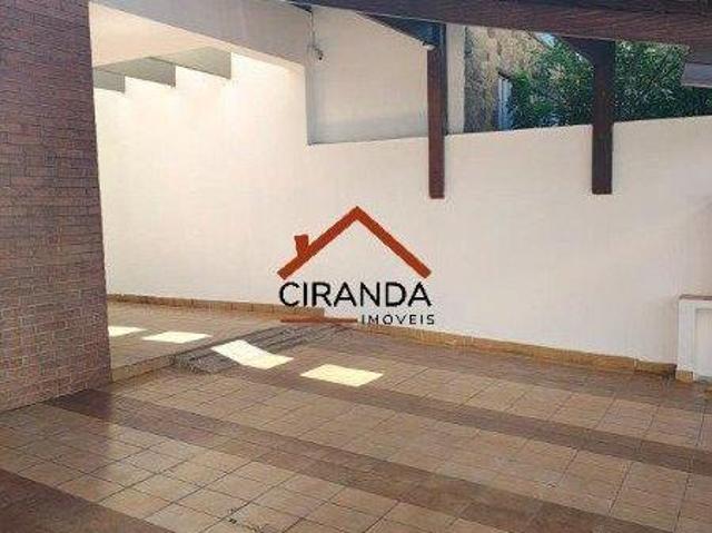 Sobrado Espaçoso de 203m² com Edícula e 3 Vagas em Santana