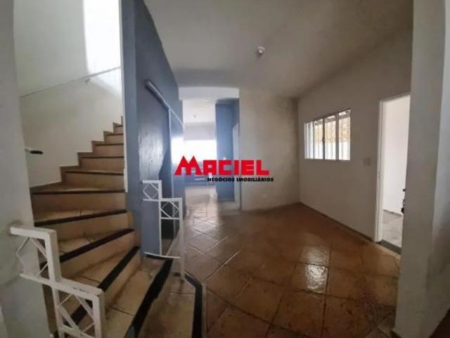 Sobrado Espaçoso e Elegante no Jardim Santa Luzia Conforto e Localização Privilegiada