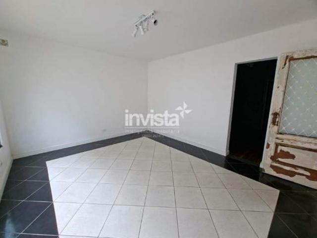 Sobrado Espaçoso Próximo à Praia – Conforto, Amplitude e Localização Privilegiada