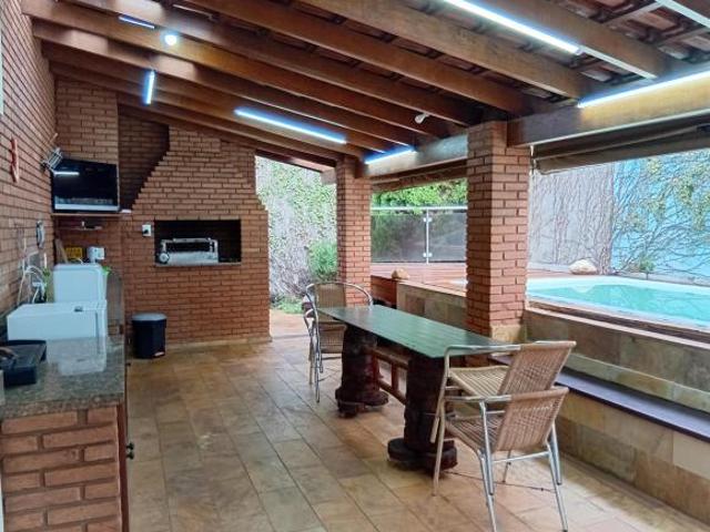 Sobrado espaçoso