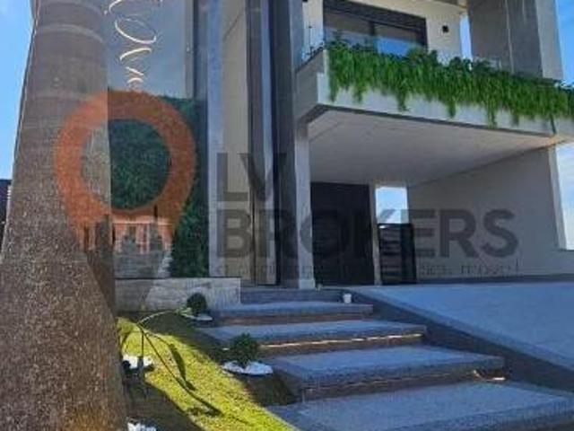 Sobrado à venda no Aruã Brisas em Mogi das Cruzes | 4 suítes, sauna e acabamento premium