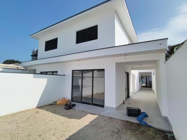 Sobrado espetacular, a 200m do mar, no Maitinga