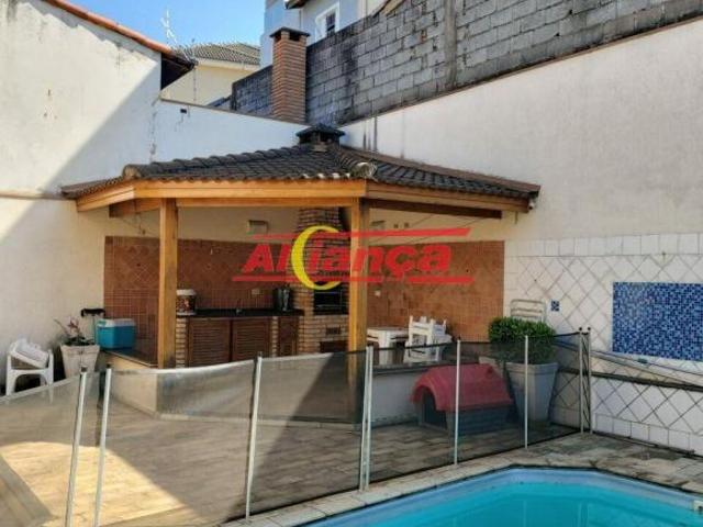 Sobrado Espetacular à Venda no Jardim Santa Clara!