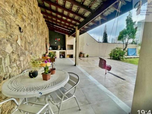 Sobrado espetacular de alto padrão, ótima localização