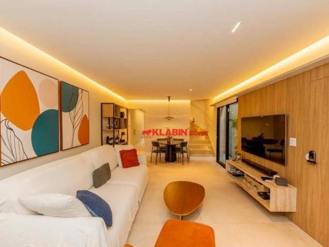 Sobrado Espetacular Totalmente Modernizado com 3 Quartos sendo 1 Suíte e 1 Vaga de Garagem com 140m²