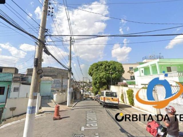 sobrado está localizado em um condomínio fechado no Lauzane Paulista. Ele tem dois quartos, um banhe