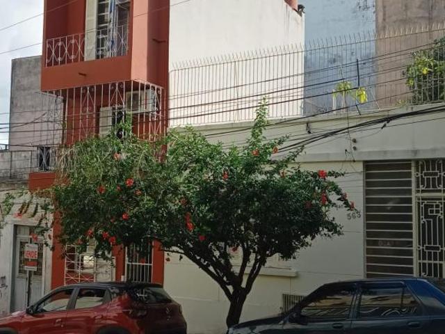 Sobrado funcional com três pavimentos no centro de Porto Alegre!