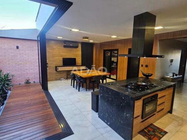 Sobrado Fabiane Theonas Casa em Condomínio com 4 Quarto s por R$ 998000.00 no setor Santa Genoveva