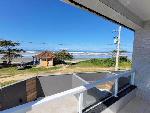 Sobrado Frente Mar em Condomínio com Piscina Privativa