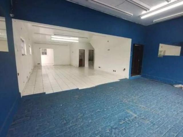 Sobrado Frente na Vila Alzira, Santo André – 238m² Úteis, 160m² de Terreno, Ótima Oportunidade de In
