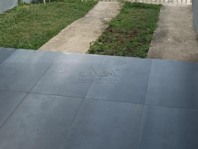 Sobrado frente para rua no Tatuquara – 3 quartos e