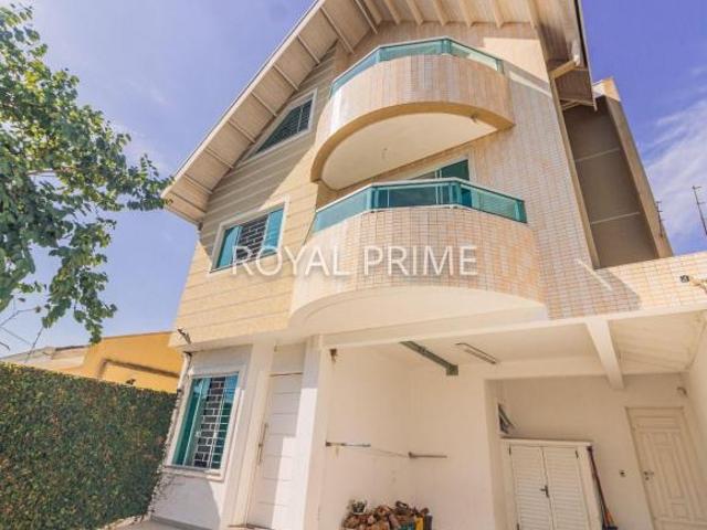 Sobrado frente rua com 3 dormitórios 1 suíte à venda, 186 m² Portão Curitiba/PR