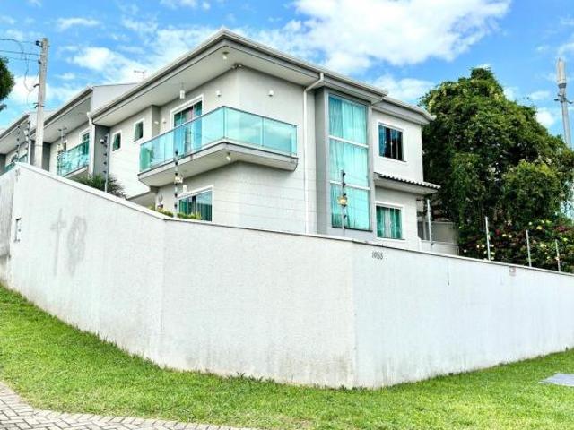Sobrado Frente Rua no Xaxim com terreno