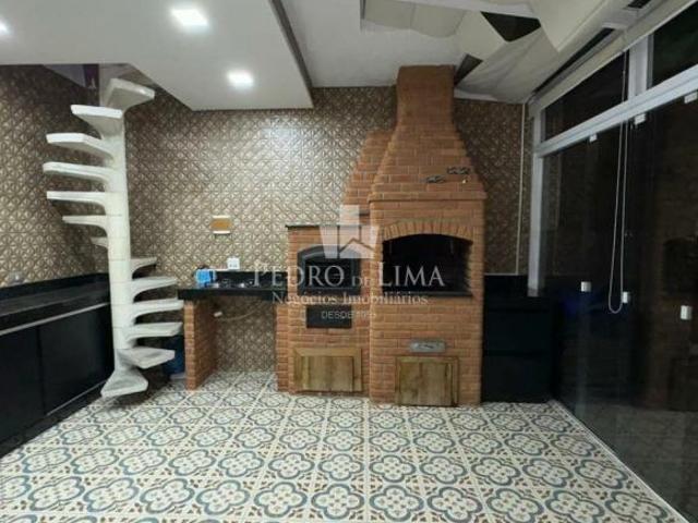 Sobrado frontal, 3 dormitórios, 1 suíte, 1 vaga, com Piscina e Espaço Gourmet no Tatuapé