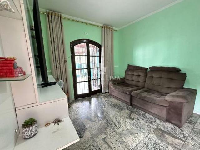Sobrado frontal 3 dormitórios, 3 vagas, varanda, área gourmet e 186 m² Vila Jacui