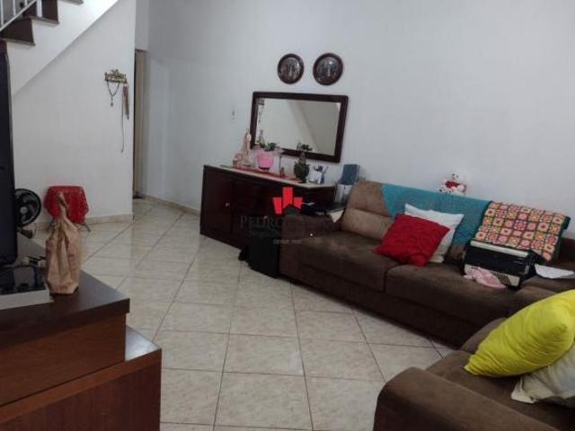 Sobrado Frontal com 3 dormitórios e 5 vagas na Região de São Lucas