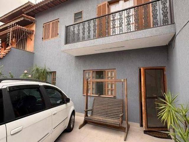 Sobrado frontal com 3 quartos, área gourmet, 2 vagas, 90 m² por R$ 595.000 Vila Fidelis Ribeiro