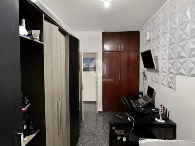 Sobrado frontal com 3 quartos e 2 vagas de garagem no Embaré Santos