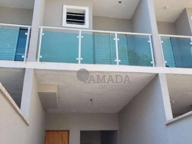 Sobrado frontal com 3 quartos sendo 1 suíte, área gourmet, 2 vagas à venda, 117 m² por R$ 630.000