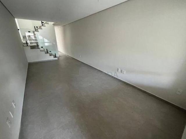 Sobrado frontal com 3 quartos sendo 1 suíte, área gourmet, 2 vagas à venda, 130 m² R$ 695.000,00