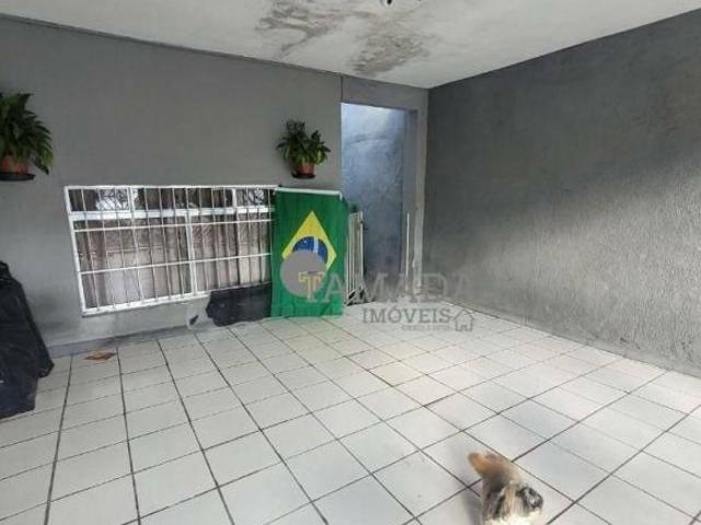 Sobrado frontal com 3 quartos sendo 1 suíte, área gourmet, 2 vagas à venda, 165 m² por R$ 650.000