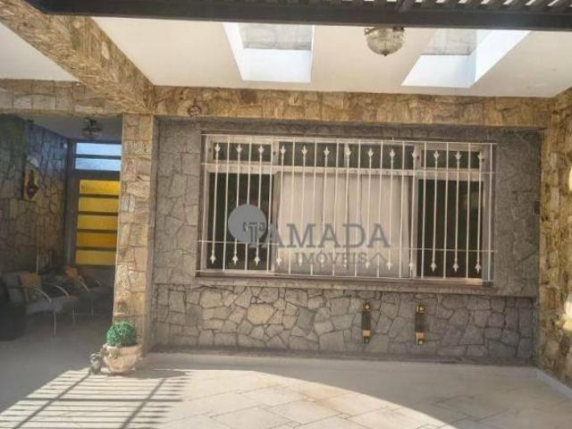 Sobrado frontal com 3 quartos sendo 1 suíte, churrasqueira, 2 vagas à venda, 130 m² por R$ 800.000