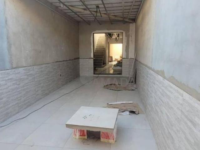 Sobrado frontal com 3 quartos sendo 1 suíte, quintal com área gourmet, 2 vagas à venda, 130 m² por R