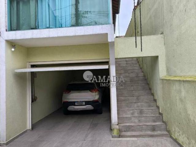 Sobrado frontal com 3 quartos sendo 1 suíte, 2 sacadas, área gourmet à venda, 167 m² por R$ 790.000