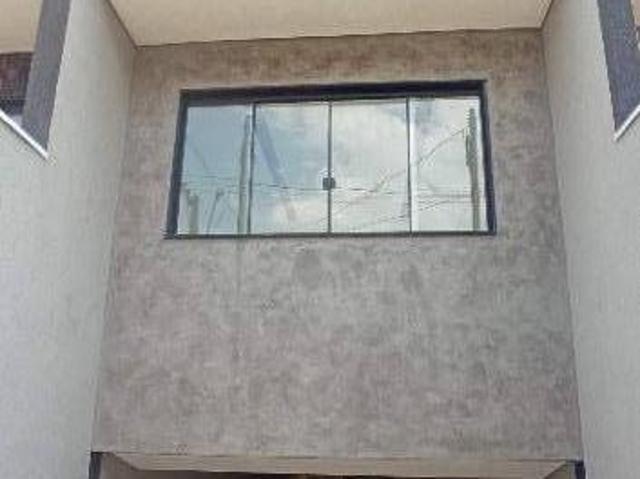 Sobrado frontal com 3 quartos sendo 3 suítes, área gourmet, 4 vagas à venda, 150 m² por R$ 800.000