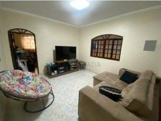 Sobrado frontal com 4 quartos sendo 1 suíte, 2 vagas à venda, 320 m² por R$ 640.000 Vila Ré São