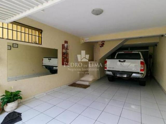 Sobrado frontal dormitorios amplos e vagas cobertas na Penha
