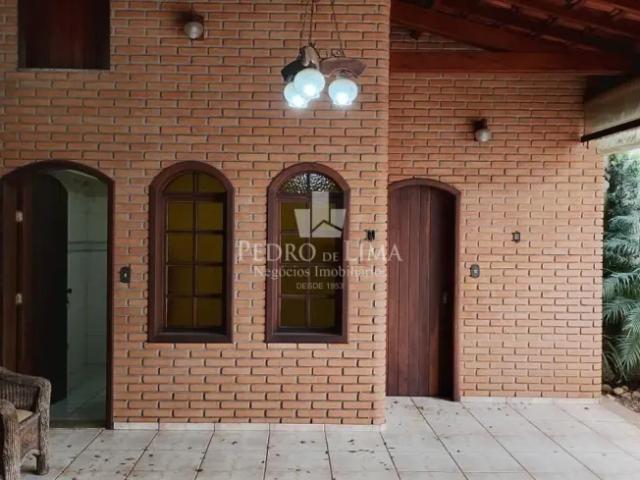 Sobrado Frontal de 272m² na Vila Formosa com 4 Dormitórios e 6 Vagas de Garagem