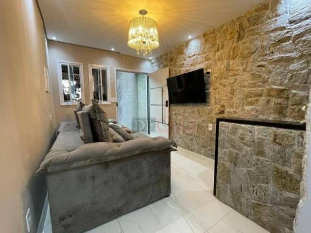 Sobrado Frontal de 80m², com 2 suítes e 2 vagas na Vila Curuçá