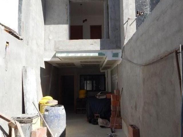 Sobrado frontal novo com 3 quartos 3 suítes, área gourmet, 2 vagas à venda, 210 m² por R$ 800.000