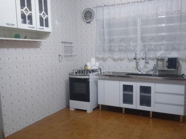 Sobrado frontal na região da Vila Ré