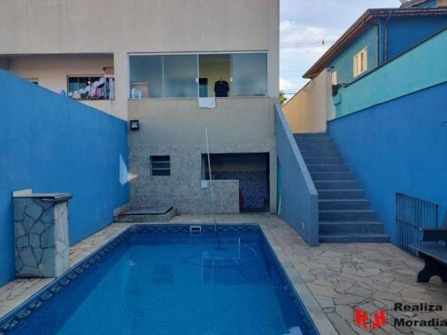 Sobrado Geminado Maravilhoso com Piscina – Oportunidade Única!